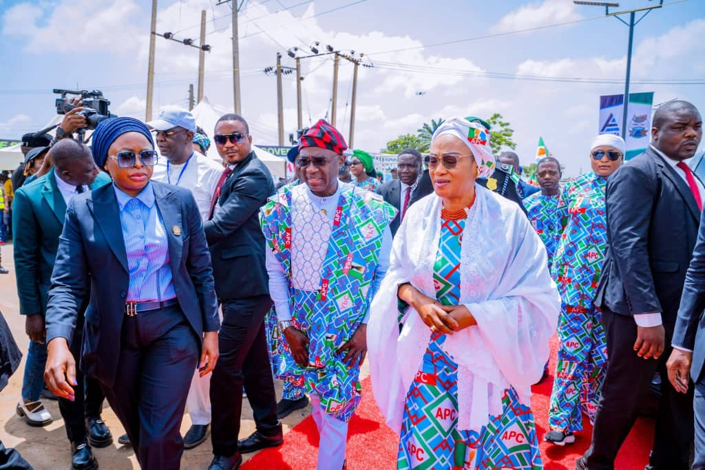 Oluremi Tinubu commissions 10 roads in Benue, commends Alia’s ...